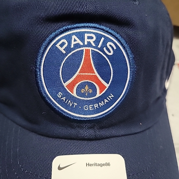 Nike | Accessories | Paris Saint Germain Football Club Logo Dark Navy ...